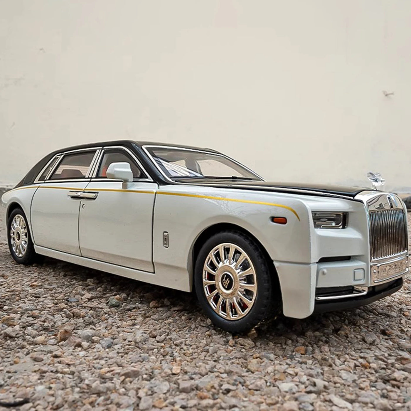 Pro Rolls-Royce Phantom 1:18 – ProFrame